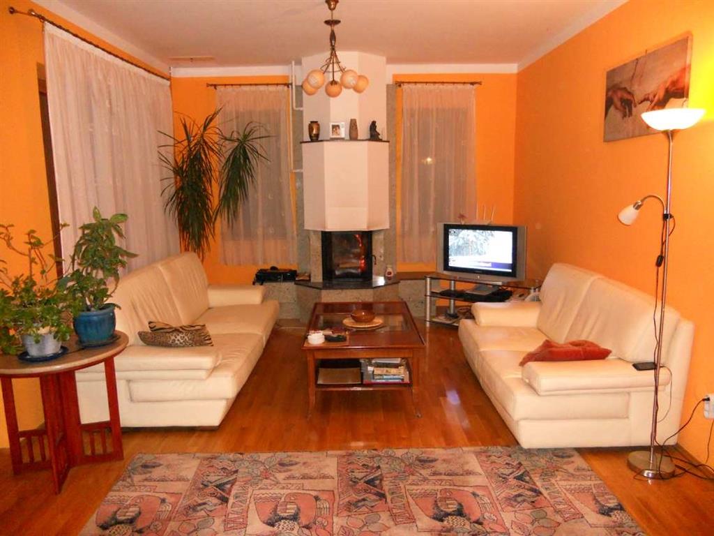 VANZARE CASA SASEASCA RENOVATA, TEREN 1600 MP IN HARMAN - Power Imob ...